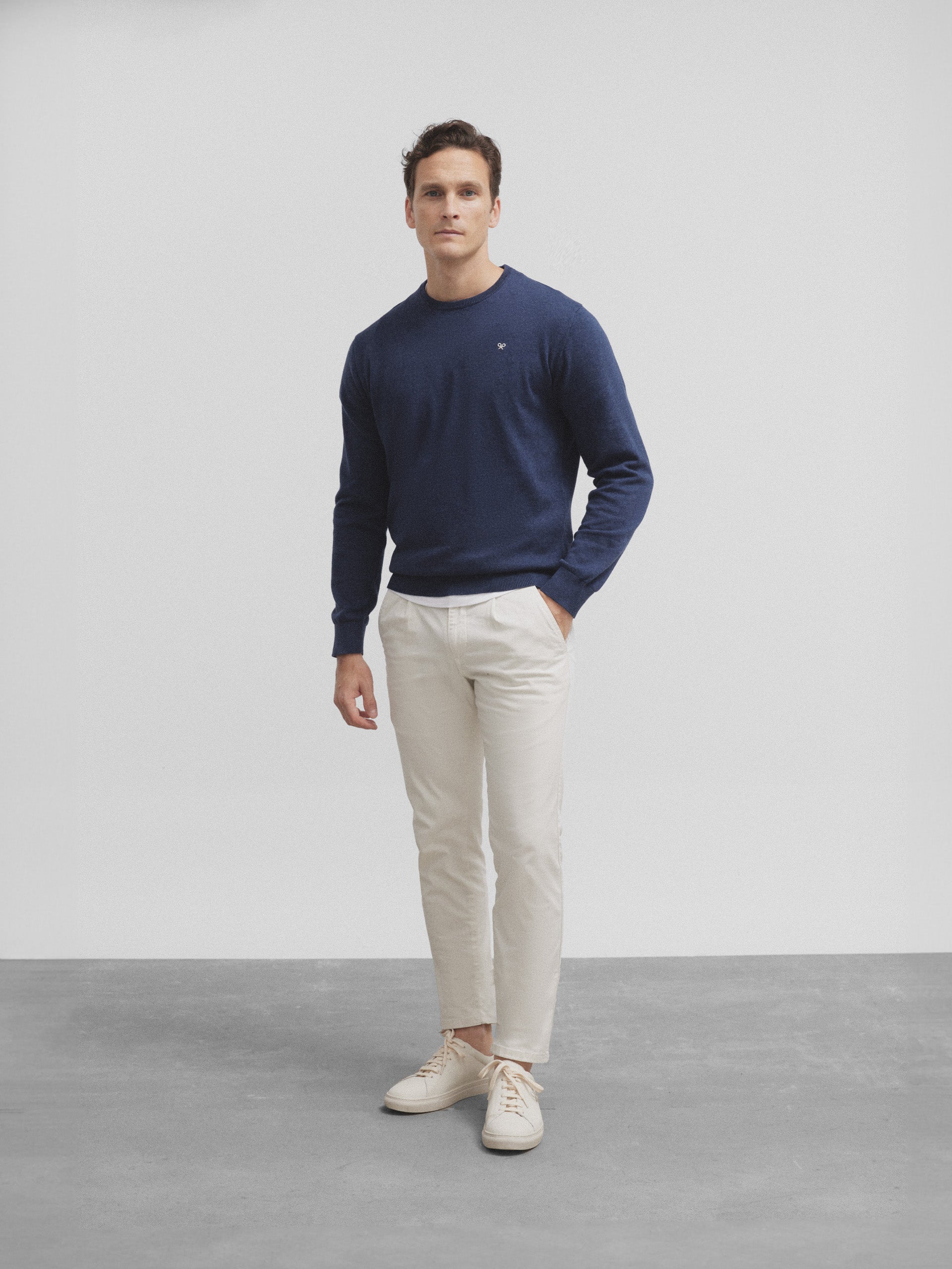 Medium blue round neck sweater