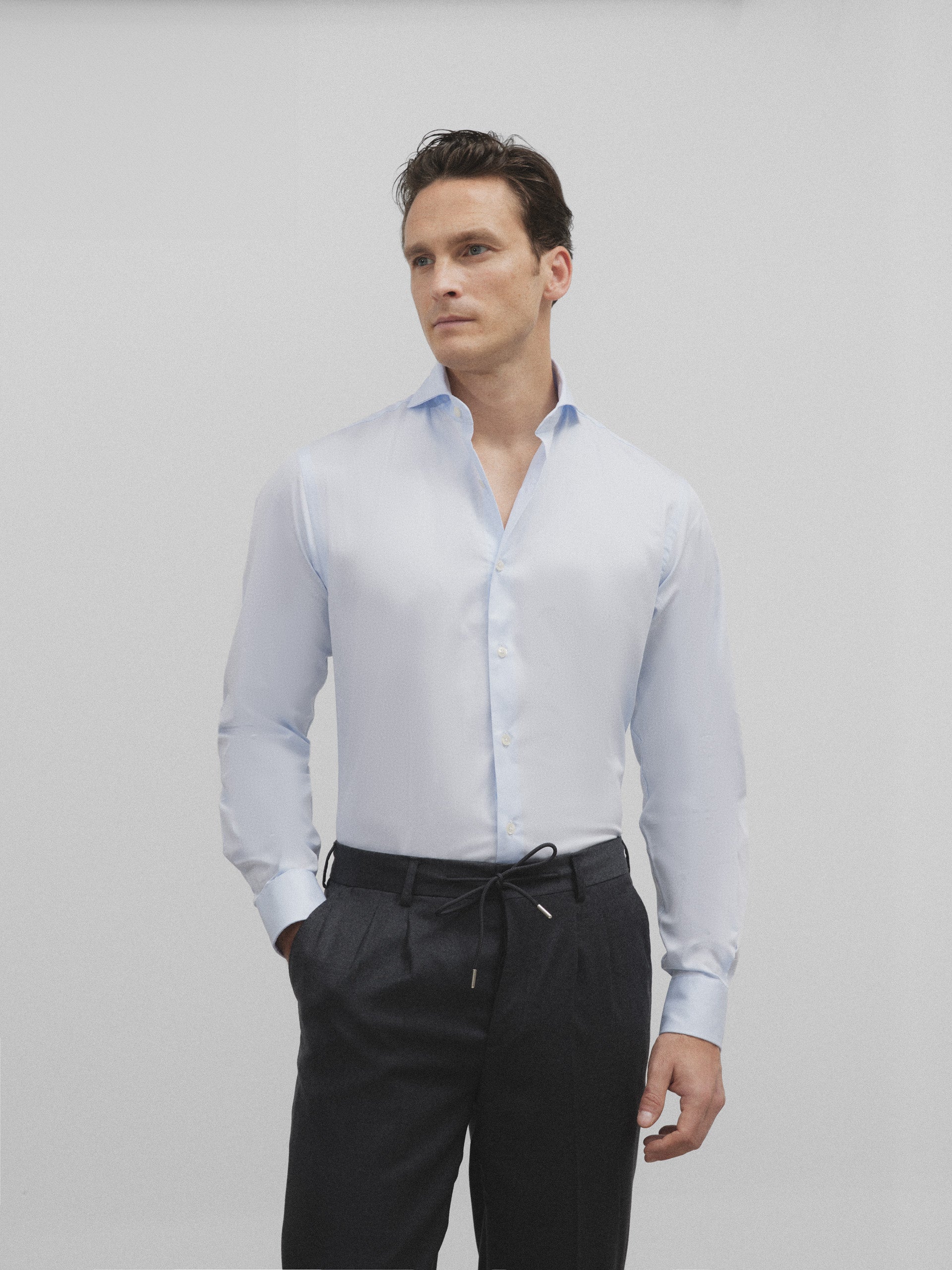 Camisa vestir celeste clara puño simple